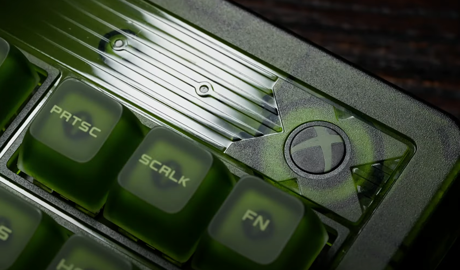 8Bitdo osoittaa kunnioitustaan Xboxille kahdellakin tavalla - Halo ...